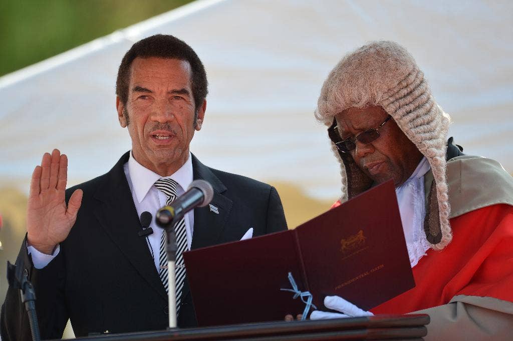 Dancers, 21-gun salute mark start of Botswana president's 2nd term ...
