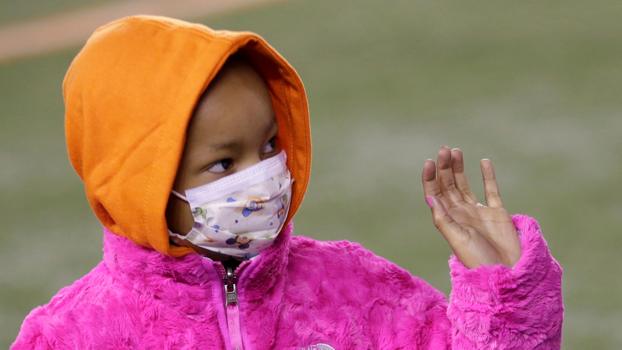 Devon Still's daughter applauded at Bengals game | Fox News