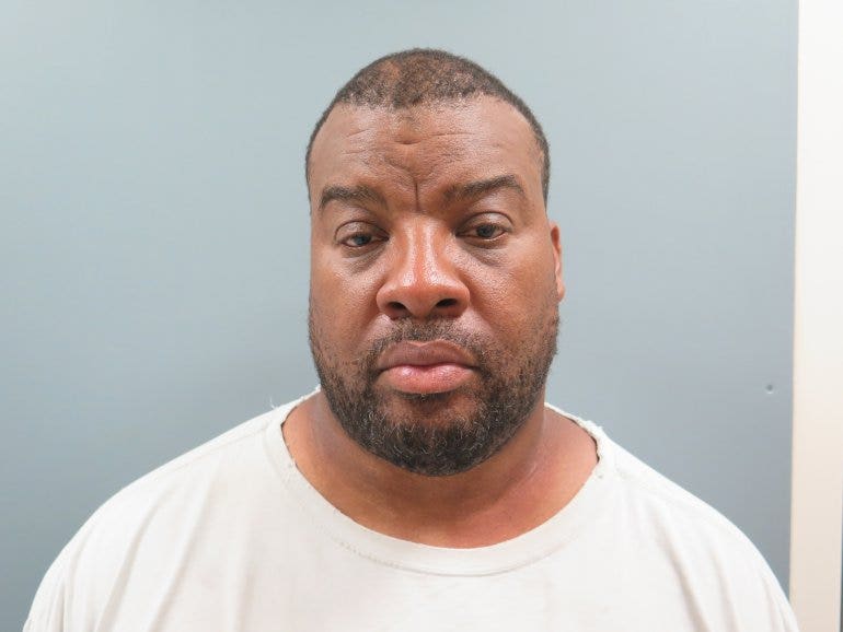 Ex-Army lieutenant colonel charged with collecting pay while in prison ...