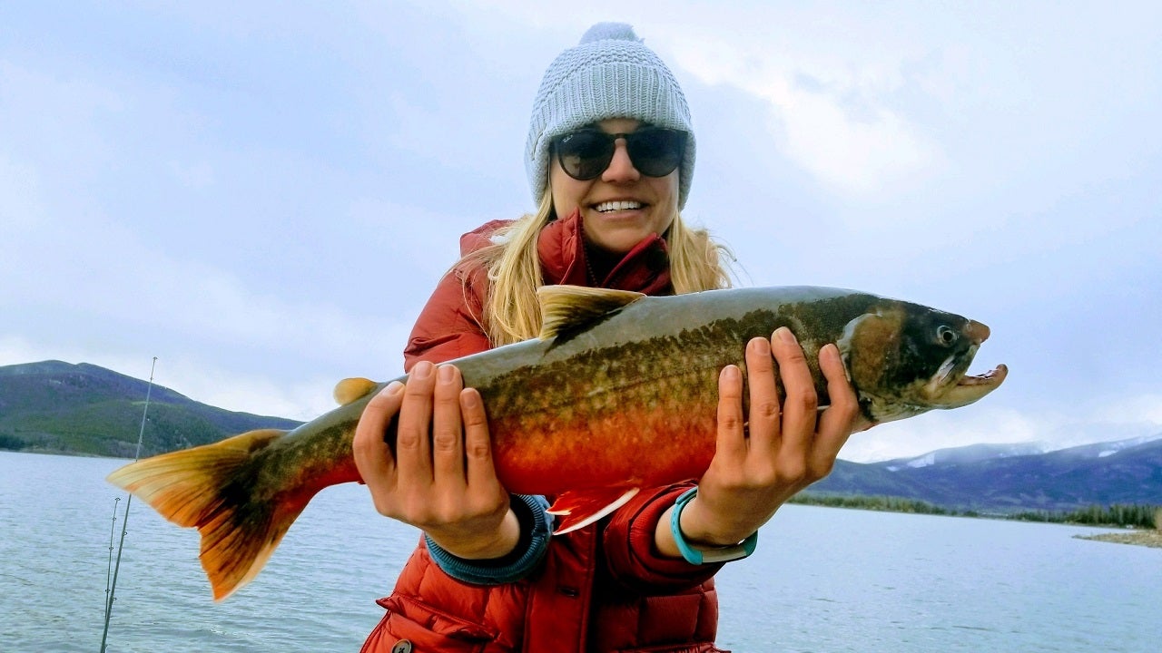 Woman catches record-breaking fish in Colorado on her vacation | Fox News