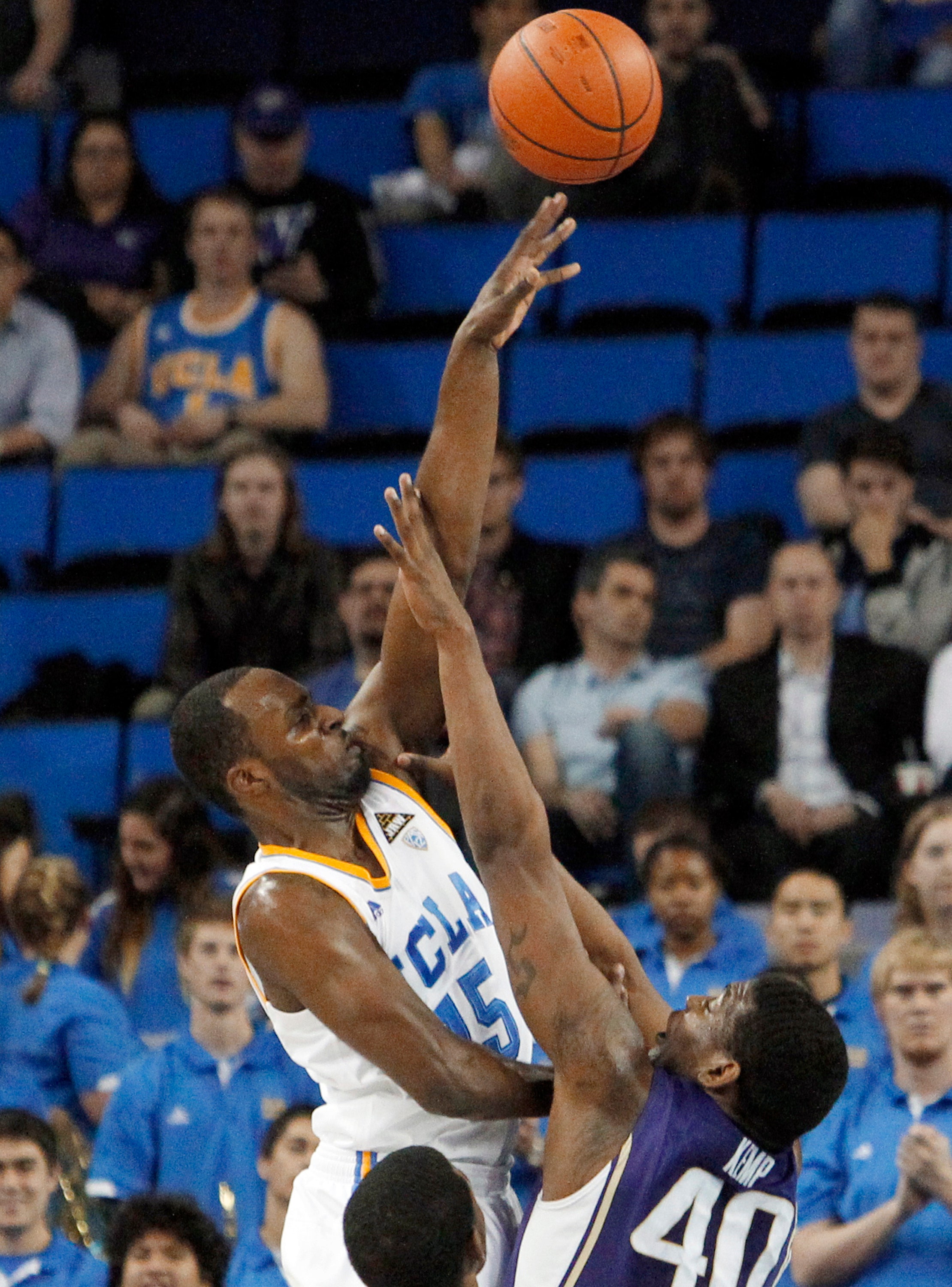 Larry Drew II hits game-winning basket at buzzer to lift UCLA to 59-57 ...