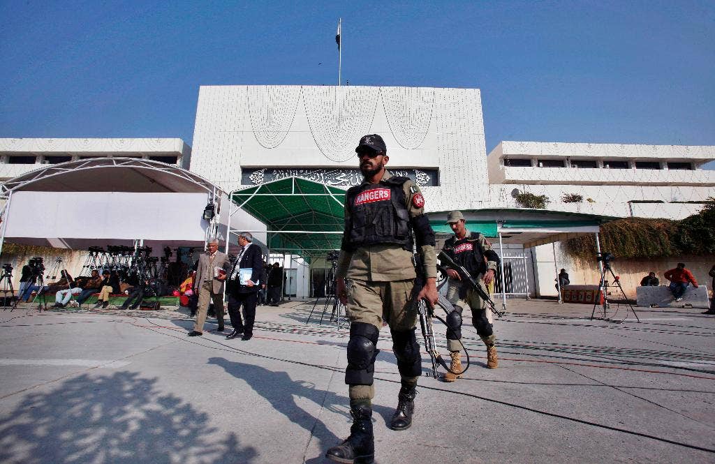 Pakistani lawmakers approve military courts for terrorism cases | Fox News