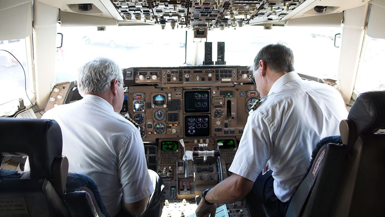Why Pilots And Co Pilots Dont Eat The Same Meals On A Flight Fox News