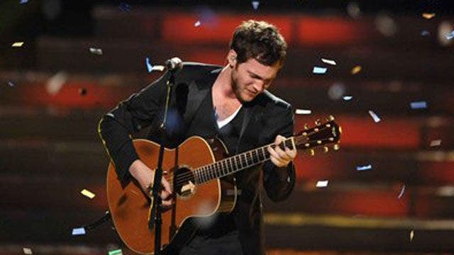 'Idol' winner Phillip Phillips had eight surgeries during show run ...