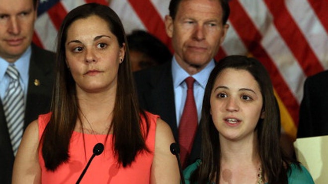 Ted Cruz Surprises Sandy Hook Victim's Daughter With Telephone Call ...