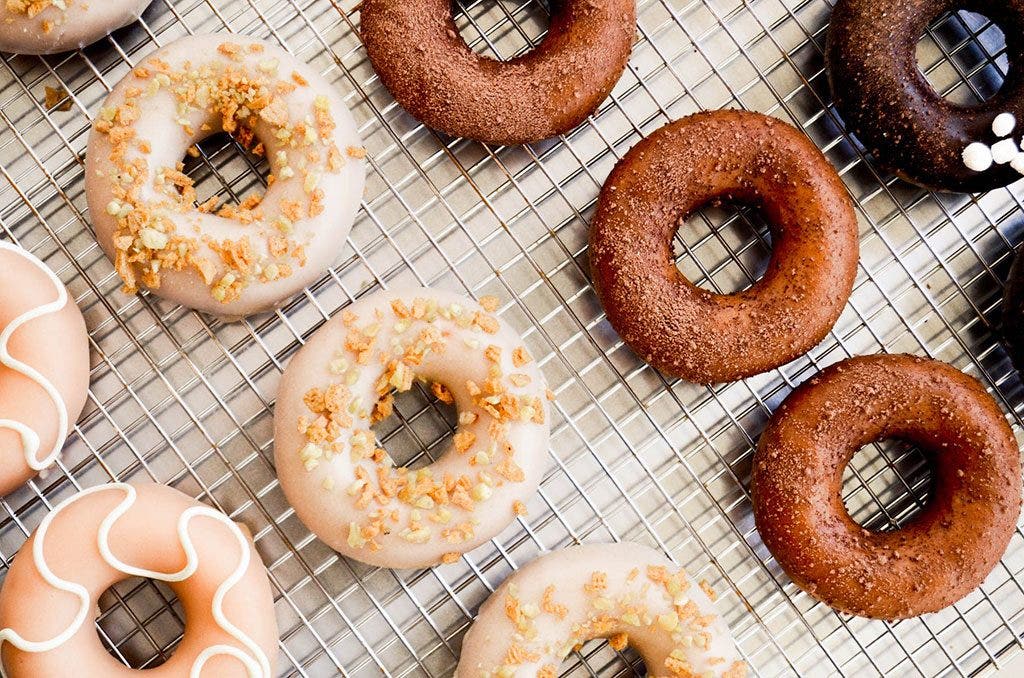 Star chef opens donut shop with wacky flavors | Fox News