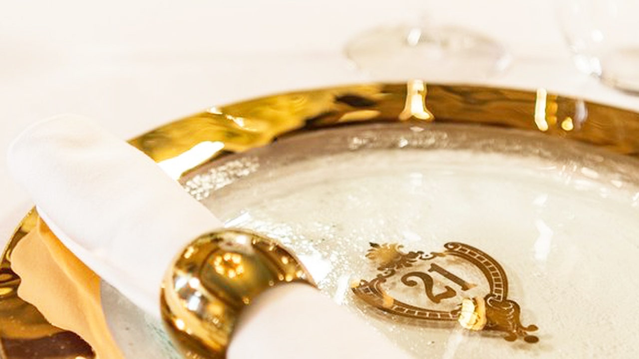 Disneyland's exclusive 21 Royal restaurant now has a $15,000 dinner ...