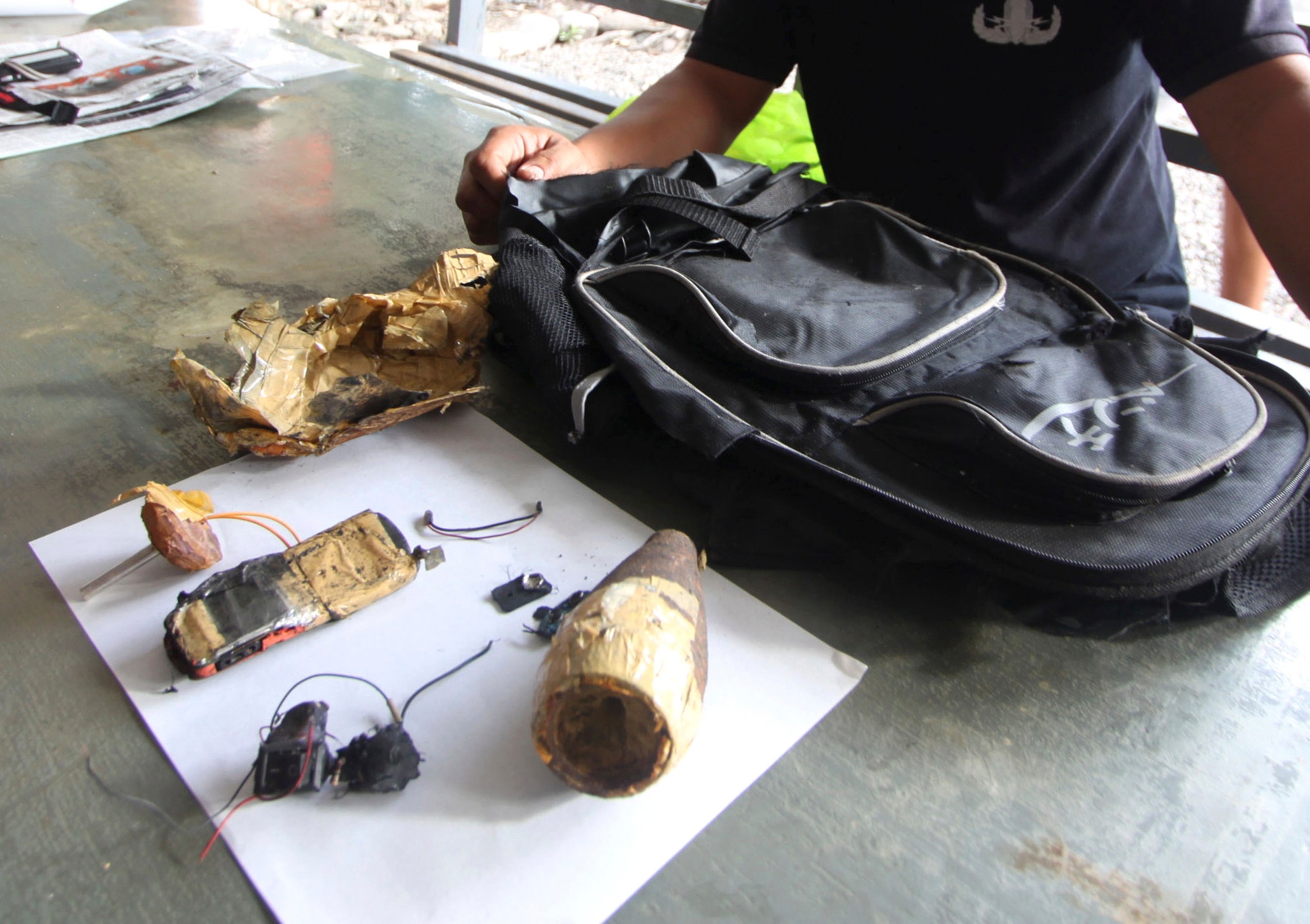 Philippine police kill suspected Malaysian terrorist planning bomb ...