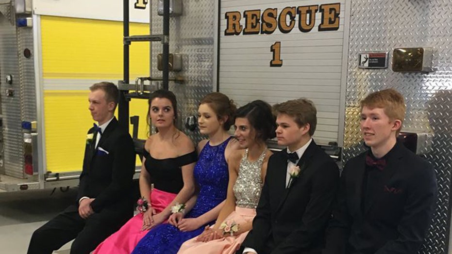 Minnesota firehouse welcomes teens for #BlizzardProm photo shoot | Fox News