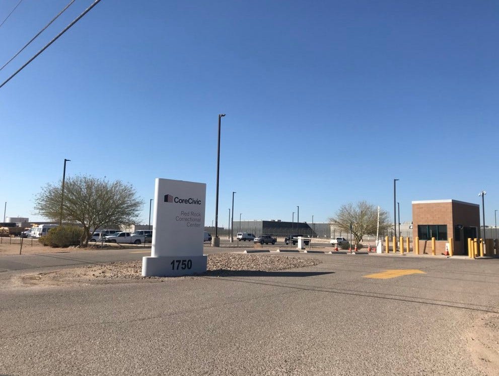 Arizona prison riot injures guard, 12 inmates, police say | Fox News