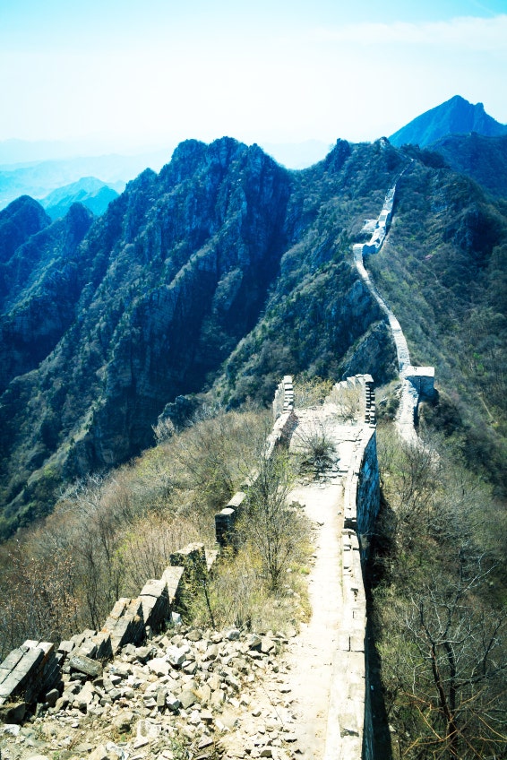 Man survives harrowing fall off the Great Wall of China | Fox News