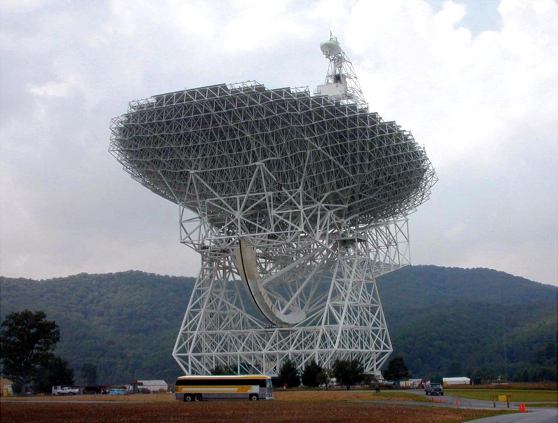 Scientists detect strange repeating radio burst on the other side of ...