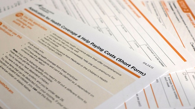 Obama administration simplifies health care form as poll reveals many ...