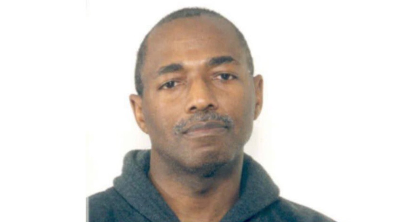 Ex-Chicago cop arrested on drug charges after 15 years on the run | Fox ...