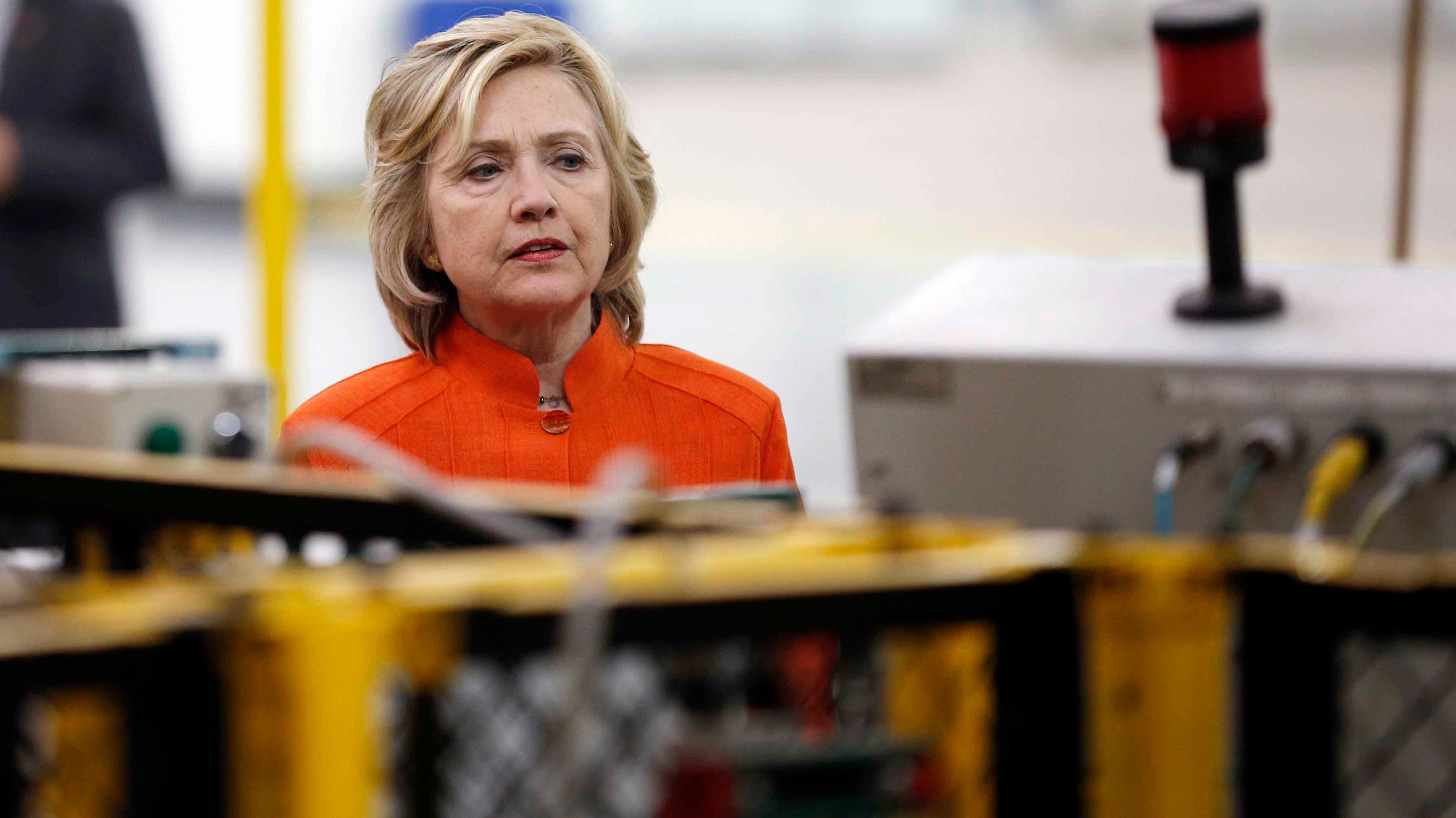 Opinion: Hillary’s balancing act over Puerto Rico, 'con Dios y con el ...