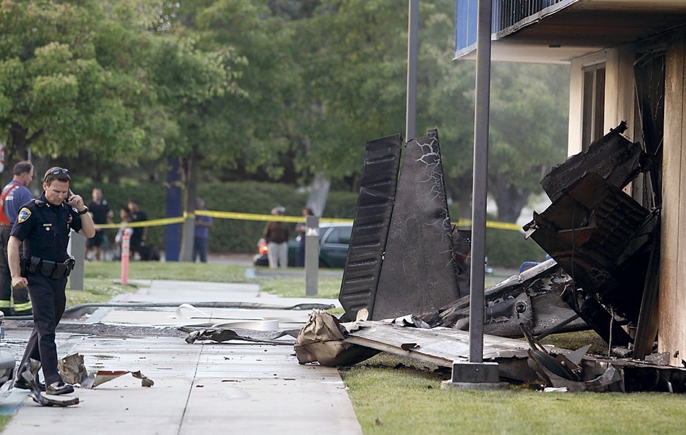 Small Plane Crashes Into Medical Building in California, 4 Dead | Fox News