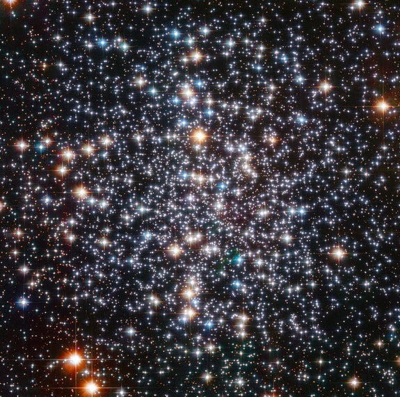 Hubble Telescope Captures Blazing Heart of Huge Star Cluster | Fox News