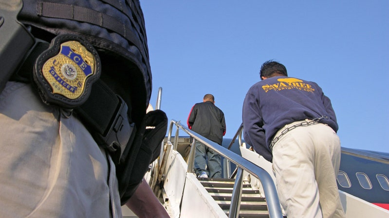 ICE says it won't deport illegal immigrant living in Tucson church ...