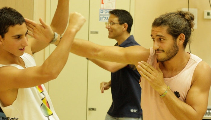 Guns, mace, Krav Maga: Israelis embrace self-defense amid stabbing wave ...