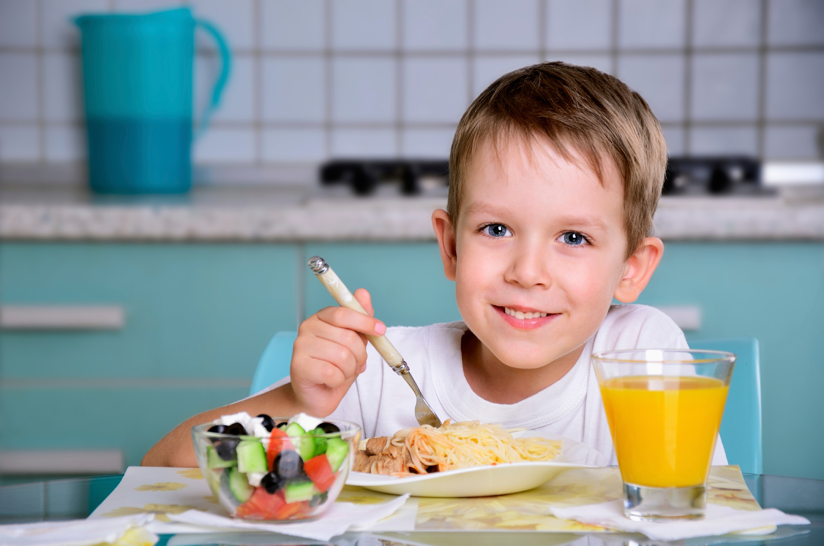 Slow eating may help overweight children | Fox News