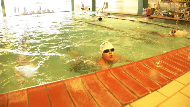 Pediatric cancer survivor to swim open water relay fundraiser | Fox News