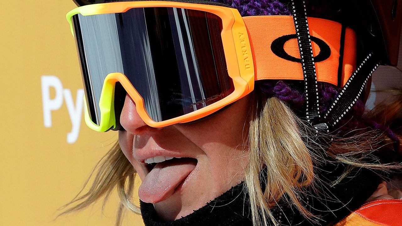 American Jamie Anderson defends Olympic gold in tough slopestyle ...