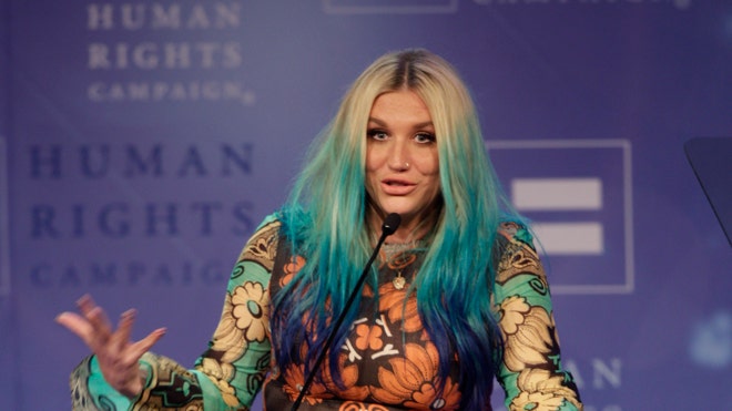 Kesha chokes up at award dinner, thanks supporters | Fox News