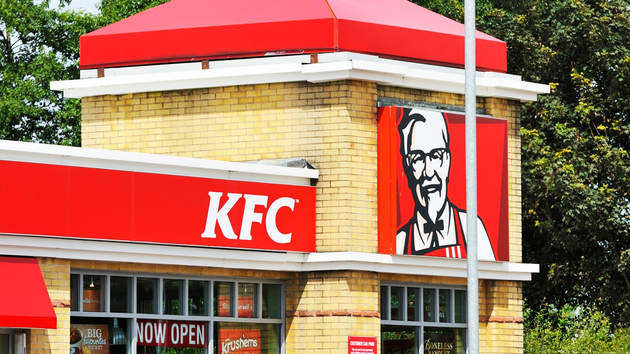KFC in the UK bans children to keep out 'scary' teenagers | Fox News