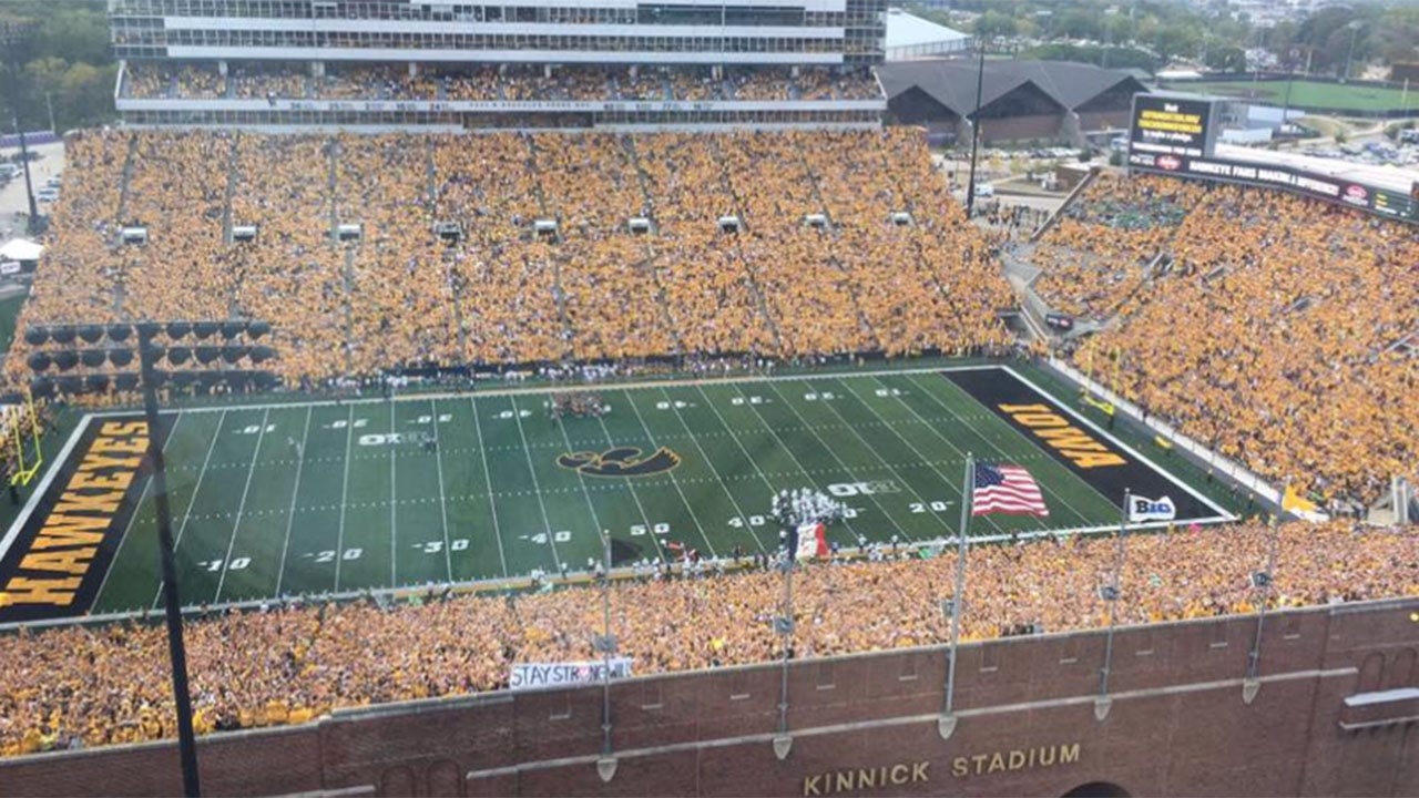 Hawkeye fan wave brings joy to 4-year-old patient, family | Fox News