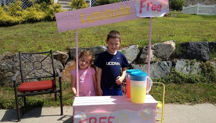 Sandy Hook charity serves lemonade, acts of kindness in wake of tragedy ...