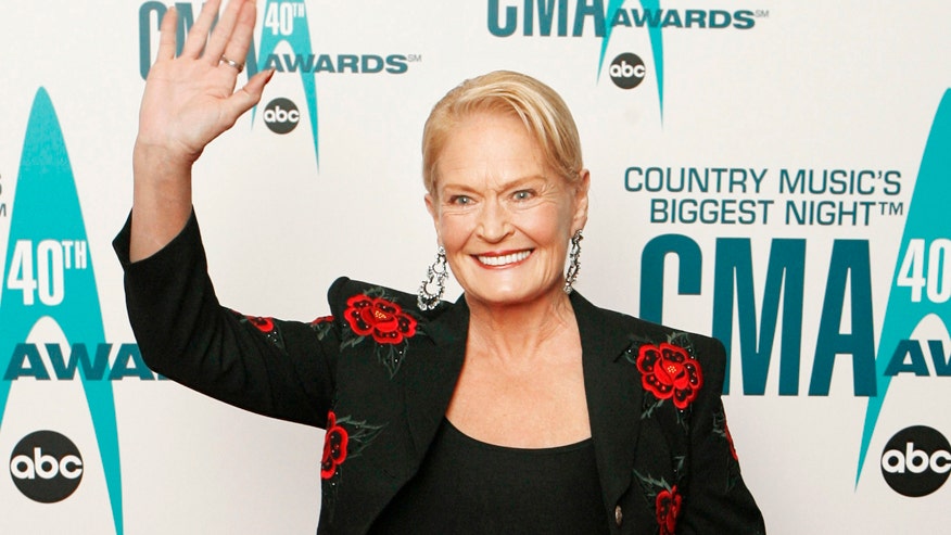 Lynn Anderson, singer of 'Rose Garden,' dead at 67 | Fox News