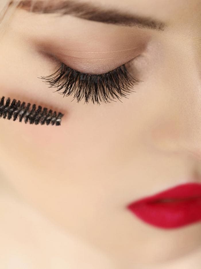4 Beauty Editors Reveal the One Mascara They Couldn't Live Without ...
