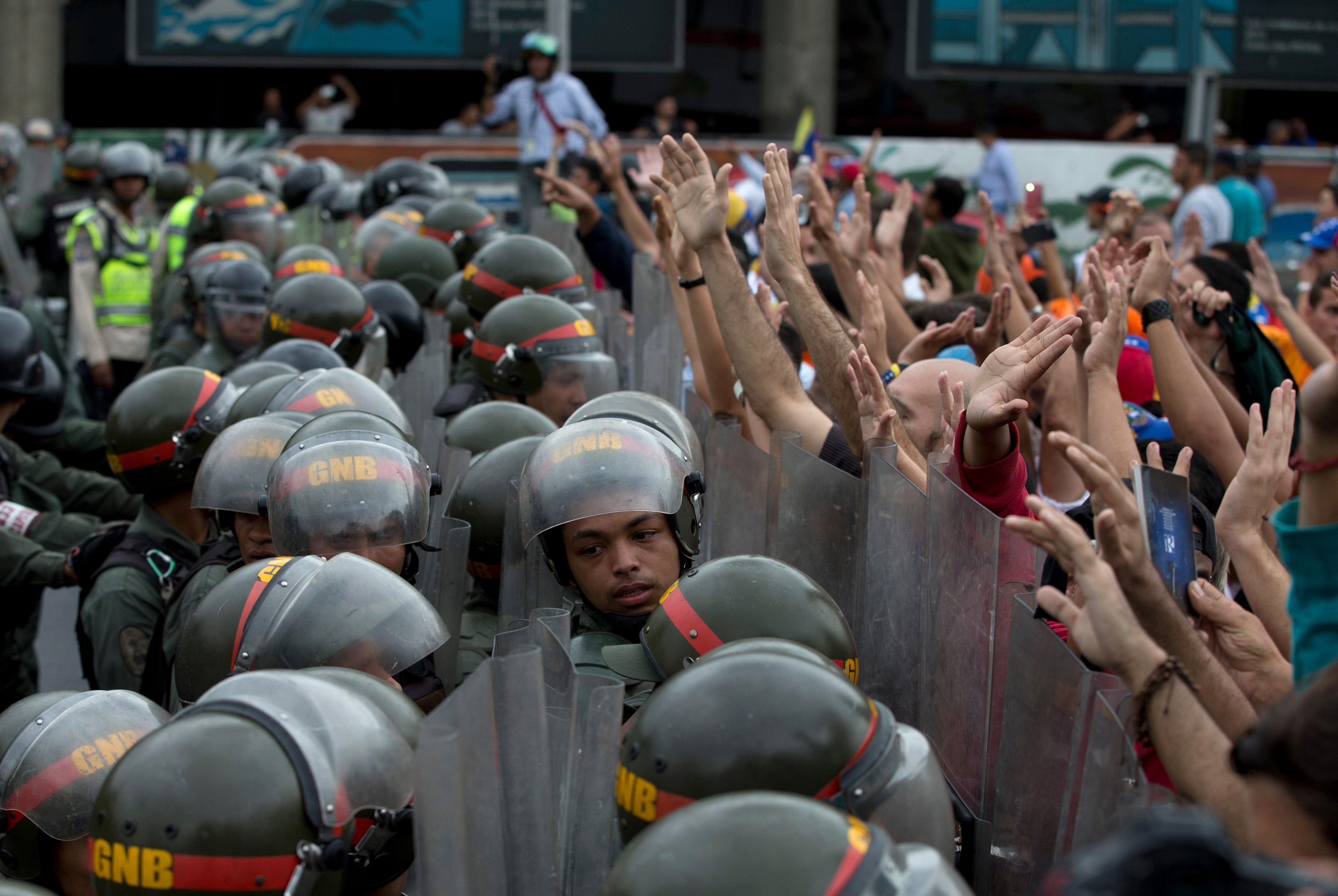 Venezuelans demanding president's recall take to streets in massive ...