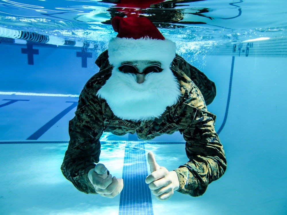 Marines dressed as Santa in holiday-themed underwater photoshoot | Fox News