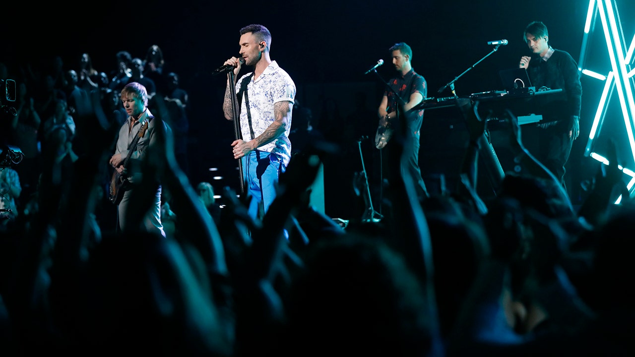 Maroon 5 reportedly playing at Super Bowl LIII Halftime Show upsets ...
