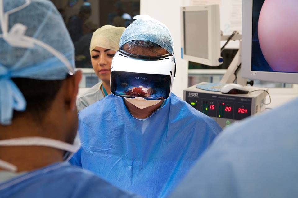 British surgeons live-stream operation with 360-degree cameras | Fox News