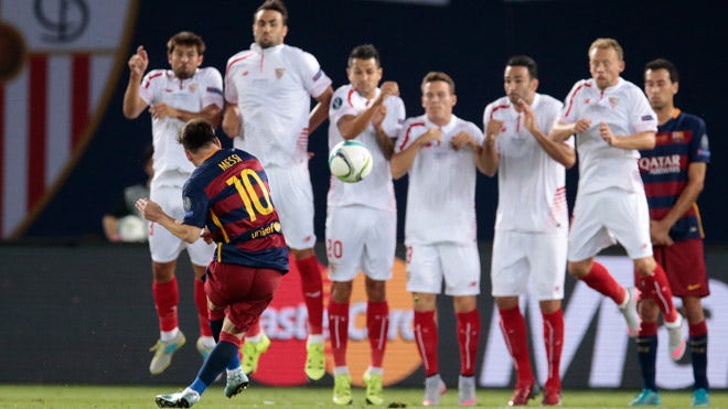 Lionel Messi scores twice, helping Barcelona beat Sevilla 5-4 in Super ...