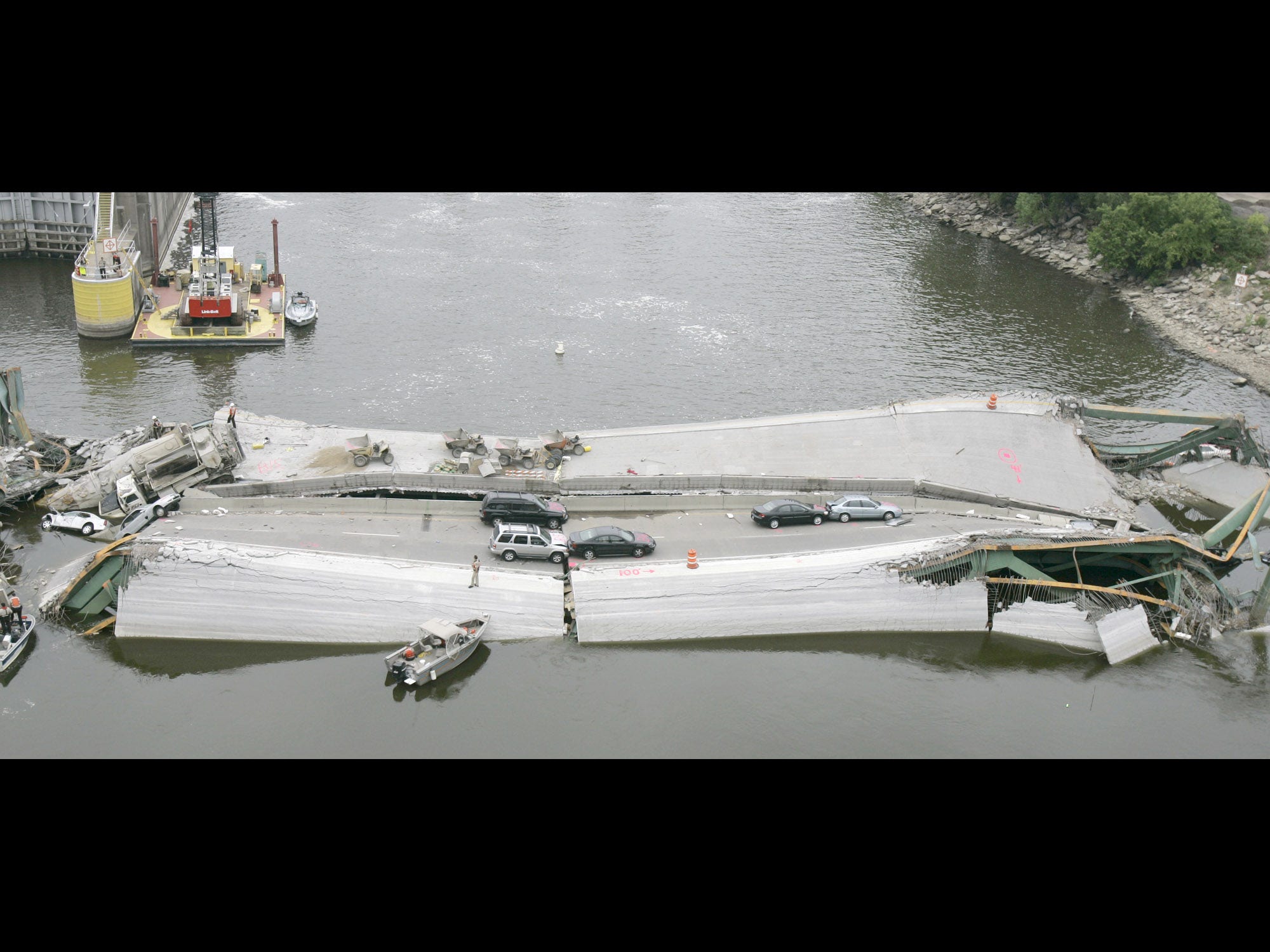 Minneapolis bridge collapse survivor accused of joining ISIS in Syria ...