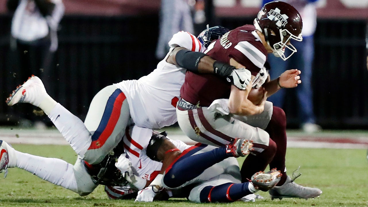 Mississippi State QB Nick Fitzgerald leaves rivalry game with gruesome ...