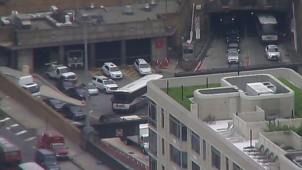 At least 31 people injured after two buses collide in New York City