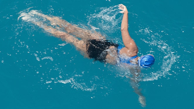 48 hours later, Nyad ends New York swim for charity | Fox News