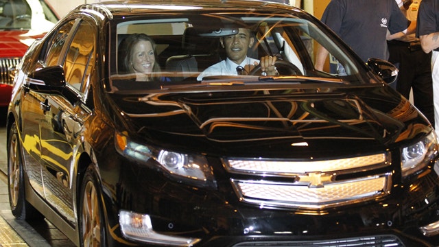 Obama Drives Chevy Volt...10 Feet! | Fox News