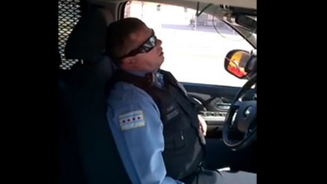 Viral video shows Chicago officer sleeping on the job | Fox News