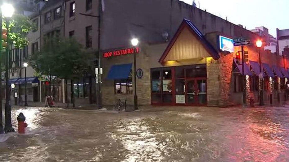 Massive water main break floods Philadelphia's Center City | Fox News