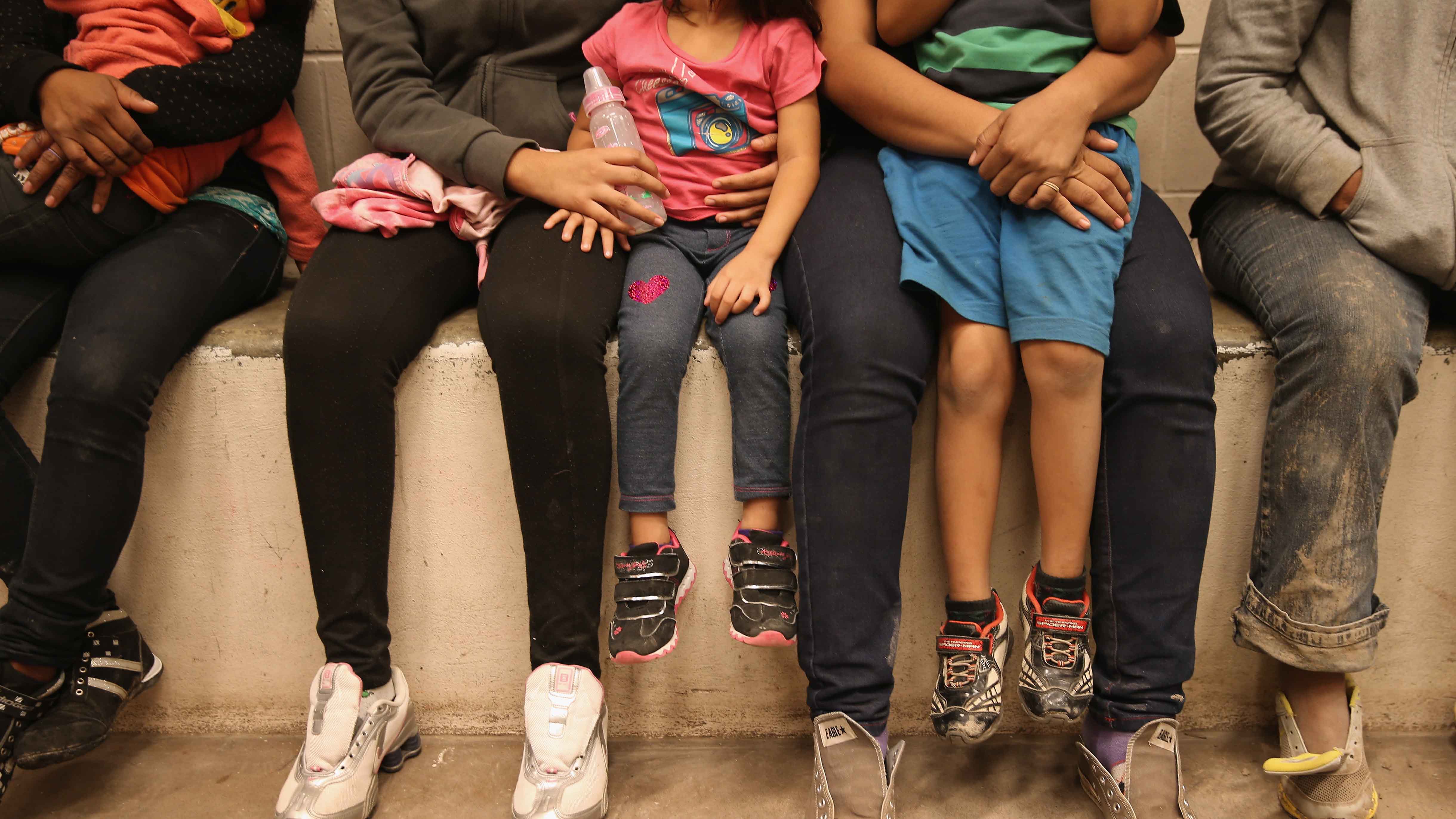 Report: 80% of border children who arrived in 2014 placed with adults ...