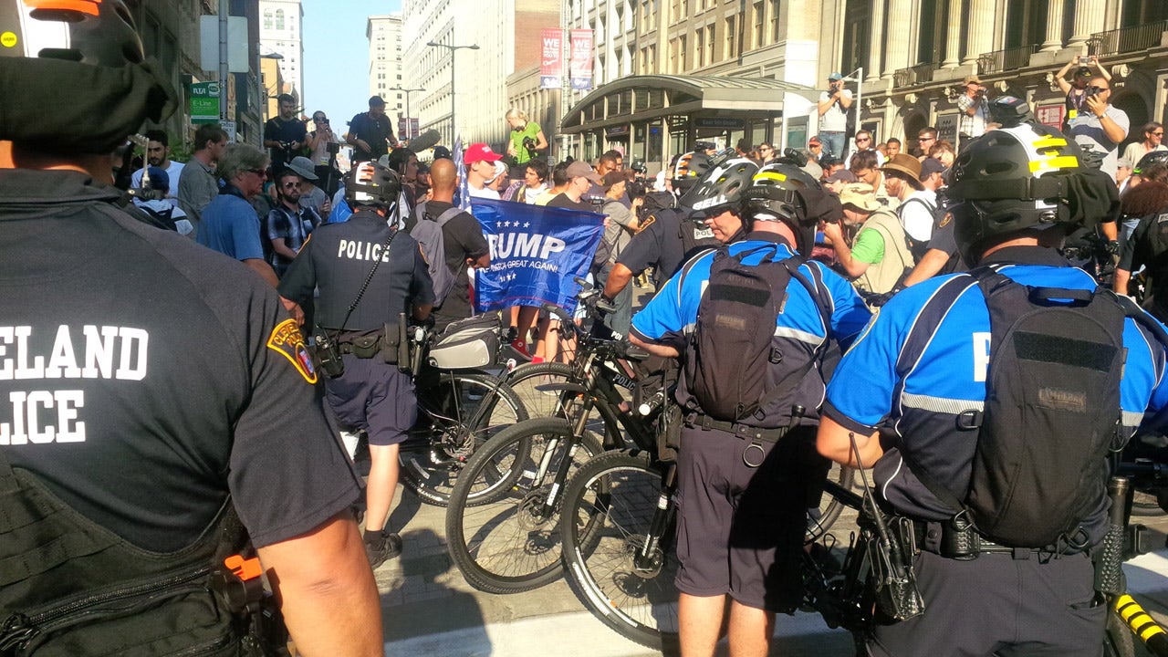 Chaotic protests hold up lawmakers outside GOP convention complex