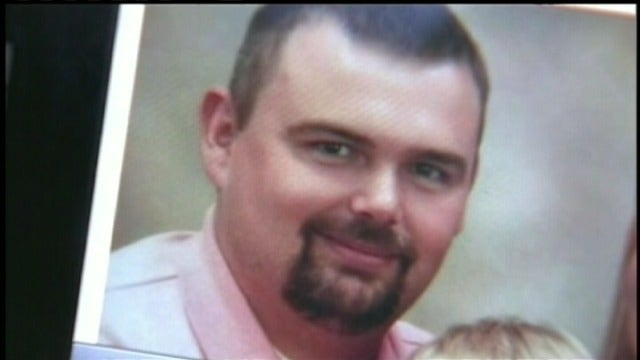 YouTube gun enthusiast's shooting death spurs hunt for suspect | Fox News