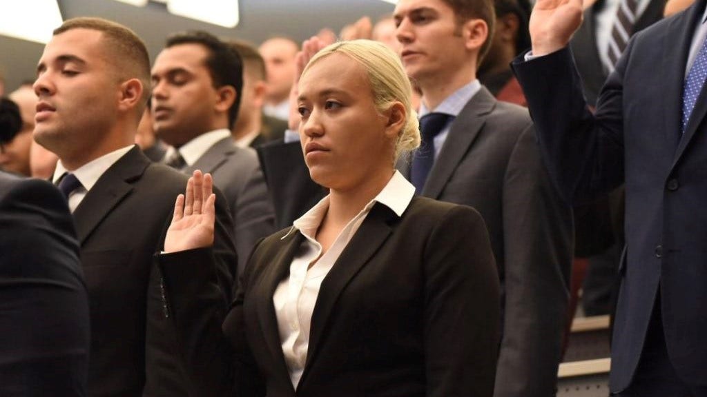 Daughter Of Nypd Hero Killed In 9 11 Attacks Follows Dad S Footsteps To