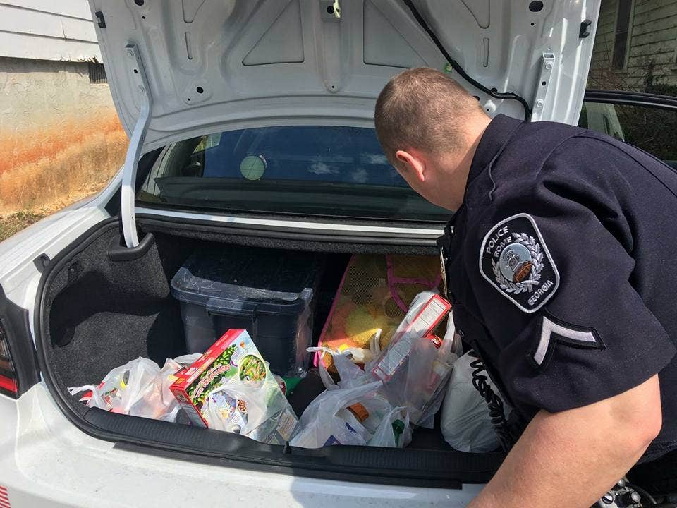 Georgia police buy groceries for teen caught shoplifting | Fox News