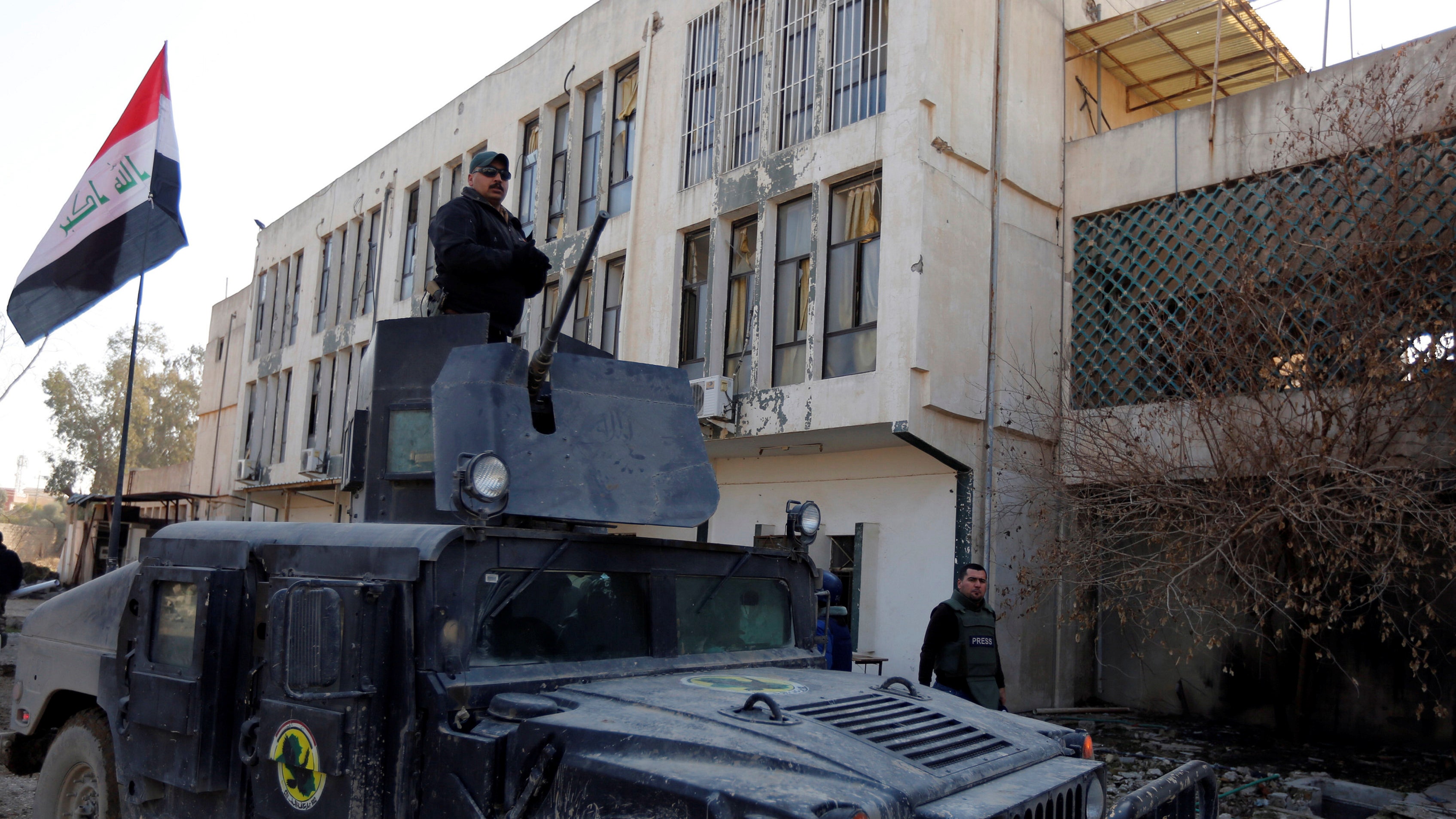 Iraqi forces raise flag at Mosul University in push against ISIS | Fox News